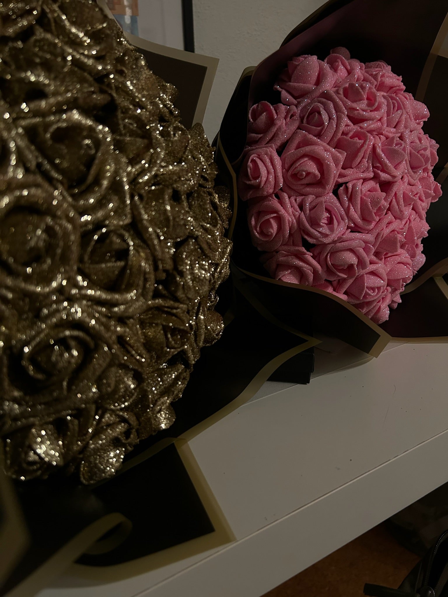 Goldener Glitzerrosenstrauß Limtierte Edition – RoseCrystals